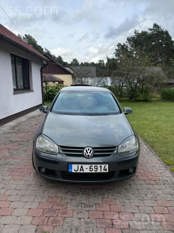 Grey Volkswagen Golf 2004 in Riga, with an engine capacity of 1.90 L and mileage of 320 thousand km for 1600 €, photo 6 on AUTOMOTO.COM.LV