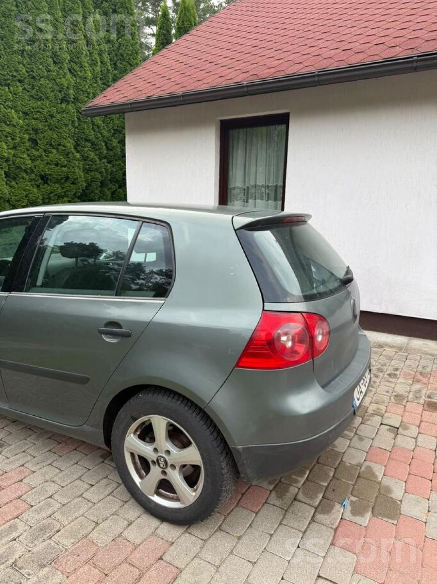 Pelēks Volkswagen Golf 2004 Rīga, ar dzinēja tilpumu 1.90 L un nobraukumu 320 tūkst. km par 1600 €, foto 9 vietnē AUTOMOTO.COM.LV