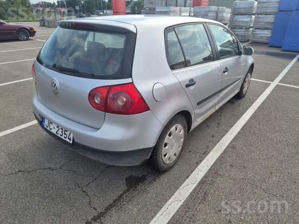 Grey Volkswagen Golf 2004 in Daugavpils, with an engine capacity of 1.40 L and mileage of 349 thousand km for 1350 €, photo 3 on AUTOMOTO.COM.LV