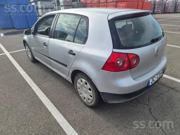 Pelēks Volkswagen Golf 2004 Daugavpils, ar dzinēja tilpumu 1.40 L un nobraukumu 349 tūkst. km par 1350 €, foto 5 vietnē AUTOMOTO.COM.LV
