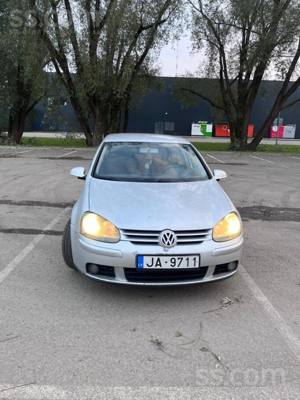 Grey Volkswagen Golf 2004 in Riga, with an engine capacity of 2.00 L and mileage of 381 thousand km for 1300 €, photo 2 on AUTOMOTO.COM.LV