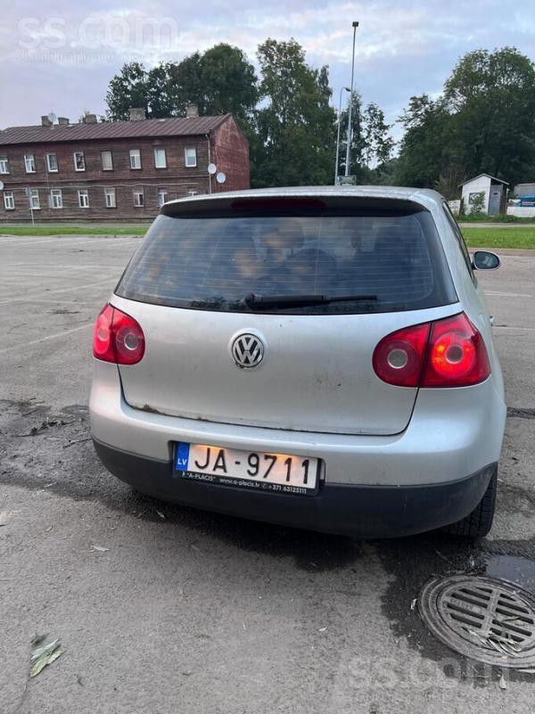Grey Volkswagen Golf 2004 in Riga, with an engine capacity of 2.00 L and mileage of 381 thousand km for 1300 €, photo 5 on AUTOMOTO.COM.LV