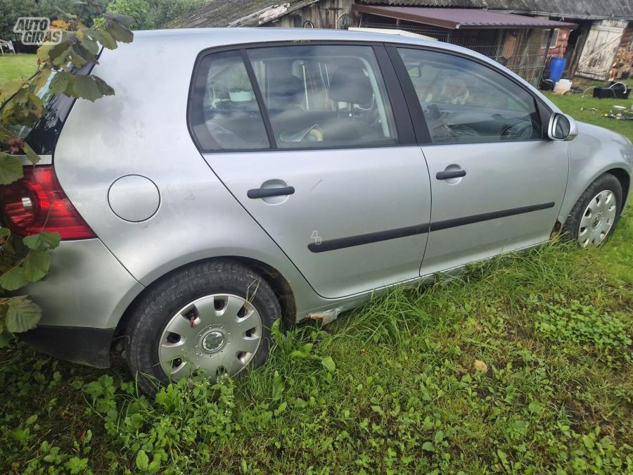 Pelēks Volkswagen Golf 2004 Alīta, ar dzinēja tilpumu 1.90 L un nobraukumu 1 tūkst. km par 600 €, foto 4 vietnē AUTOMOTO.COM.LV