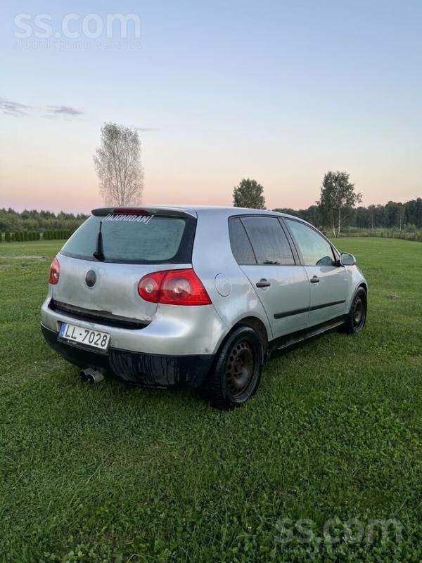Volkswagen Golf 2004 Rīga vietnē Pelēks Volkswagen Golf 2004 Rīga, ar dzinēja tilpumu 1.90 L un nobraukumu 322 tūkst. km par 1450 €, foto 4 vietnē AUTOMOTO.COM.LV