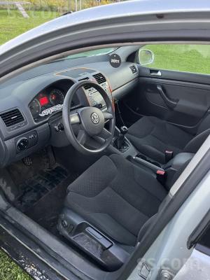 Pelēks Volkswagen Golf 2004 Rīga, ar dzinēja tilpumu 1.90 L un nobraukumu 322 tūkst. km par 1450 €, foto 5 vietnē AUTOMOTO.COM.LV