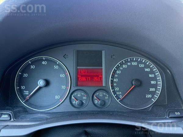 Pelēks Volkswagen Golf 2004 Rīga, ar dzinēja tilpumu 1.40 L un nobraukumu 0 tūkst. km par 2800 €, foto 11 vietnē AUTOMOTO.COM.LV