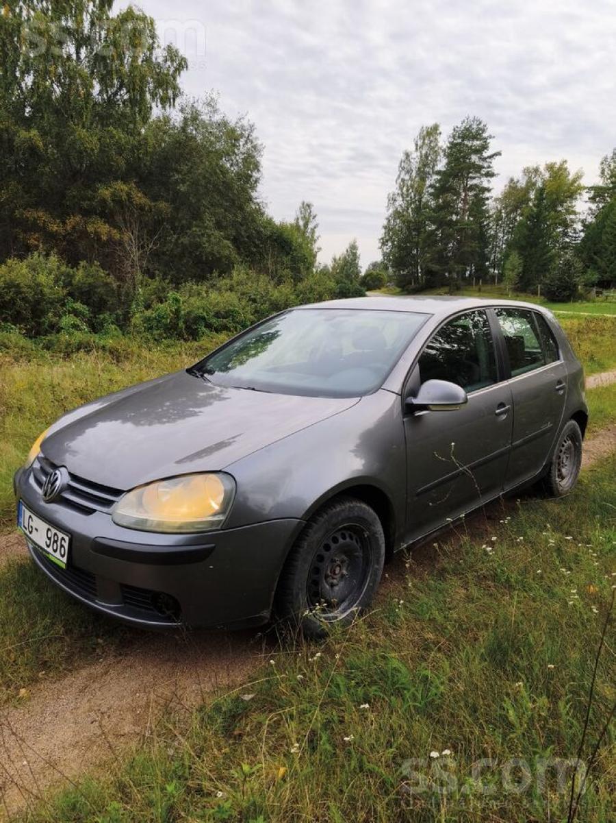 Pelēks Volkswagen Golf 2004 Rēzekne, ar dzinēja tilpumu 1.90 L un nobraukumu 431 tūkst. km par 650 €, foto 7 vietnē AUTOMOTO.COM.LV