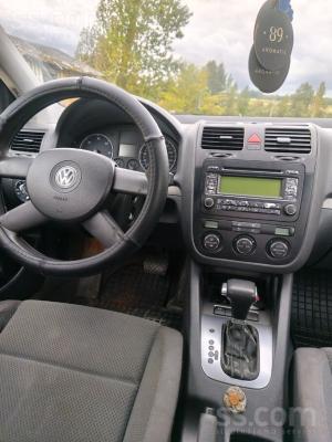 Pelēks Volkswagen Golf 2004 Rēzekne, ar dzinēja tilpumu 1.90 L un nobraukumu 431 tūkst. km par 650 €, foto 11 vietnē AUTOMOTO.COM.LV
