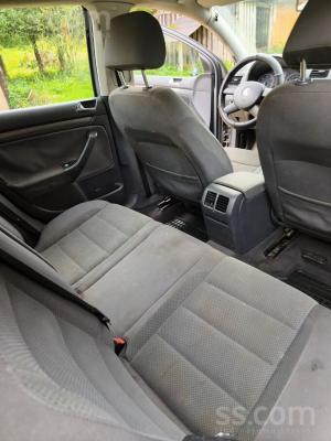Pelēks Volkswagen Golf 2004 Rēzekne, ar dzinēja tilpumu 1.90 L un nobraukumu 431 tūkst. km par 650 €, foto 12 vietnē AUTOMOTO.COM.LV