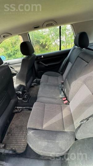 Grey Volkswagen Golf 2004 in Rezekne, with an engine capacity of 1.90 L and mileage of 296 thousand km for 1500 €, photo 16 on AUTOMOTO.COM.LV