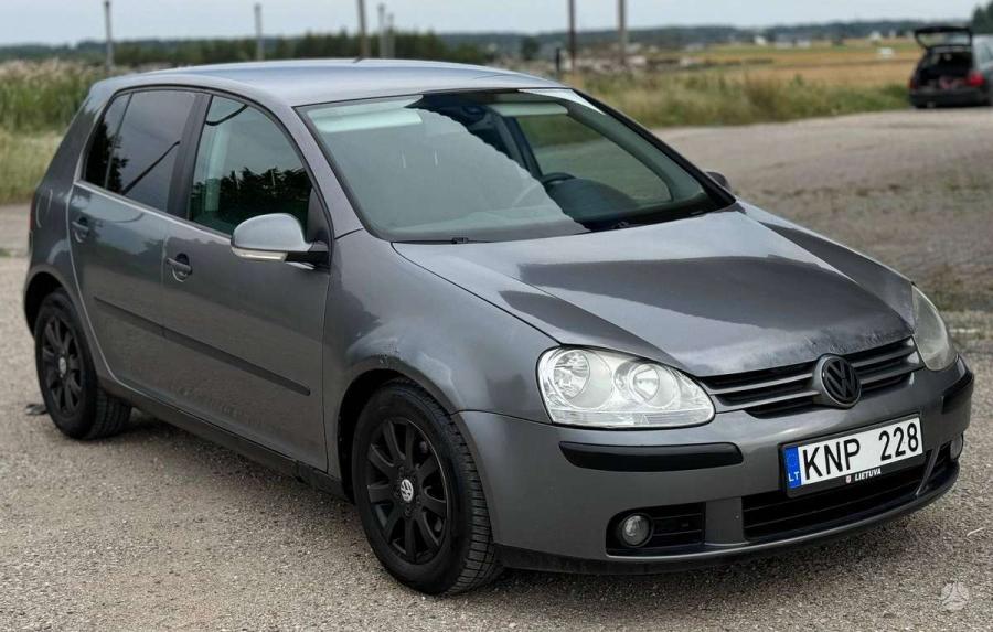 Grey Volkswagen Golf 2004 in Vilnius, with an engine capacity of 1.90 L and mileage of 310 thousand km for 650 €, photo 4 on AUTOMOTO.COM.LV