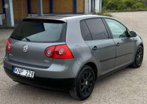 Grey Volkswagen Golf 2004 in Vilnius, with an engine capacity of 1.90 L and mileage of 310 thousand km for 650 €, photo 5 on AUTOMOTO.COM.LV