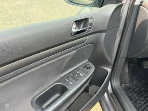 Grey Volkswagen Golf 2004 in Vilnius, with an engine capacity of 1.90 L and mileage of 310 thousand km for 650 €, photo 16 on AUTOMOTO.COM.LV