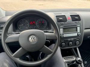 Grey Volkswagen Golf 2004 in Vilnius, with an engine capacity of 1.90 L and mileage of 310 thousand km for 650 €, photo 18 on AUTOMOTO.COM.LV