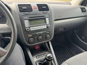 Grey Volkswagen Golf 2004 in Vilnius, with an engine capacity of 1.90 L and mileage of 310 thousand km for 650 €, photo 19 on AUTOMOTO.COM.LV