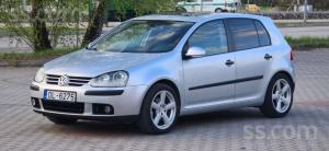 Grey Volkswagen Golf 2004 in Cesis, with an engine capacity of 2.00 L and mileage of 330 thousand km for 2050 €, photo 4 on AUTOMOTO.COM.LV