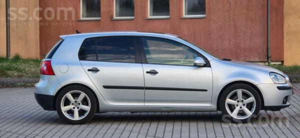 Grey Volkswagen Golf 2004 in Cesis, with an engine capacity of 2.00 L and mileage of 330 thousand km for 2050 €, photo 9 on AUTOMOTO.COM.LV