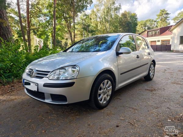 Pelēks Volkswagen Golf 2004 Kauņa, ar dzinēja tilpumu 1.60 L un nobraukumu 251 tūkst. km par 1950 €, foto 1 vietnē AUTOMOTO.COM.LV