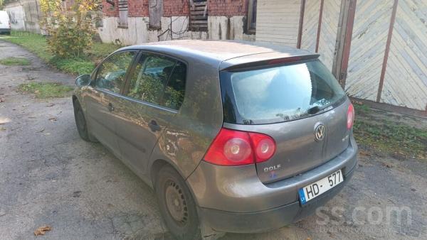 Pelēks Volkswagen Golf 2004 Jūrmala, ar dzinēja tilpumu 1.60 L un nobraukumu 231 tūkst. km par 1500 €, foto 1 vietnē AUTOMOTO.COM.LV