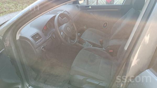 Pelēks Volkswagen Golf 2004 Jūrmala, ar dzinēja tilpumu 1.60 L un nobraukumu 231 tūkst. km par 1500 €, foto 6 vietnē AUTOMOTO.COM.LV