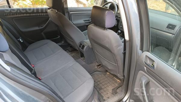 Pelēks Volkswagen Golf 2004 Jūrmala, ar dzinēja tilpumu 1.60 L un nobraukumu 231 tūkst. km par 1500 €, foto 7 vietnē AUTOMOTO.COM.LV