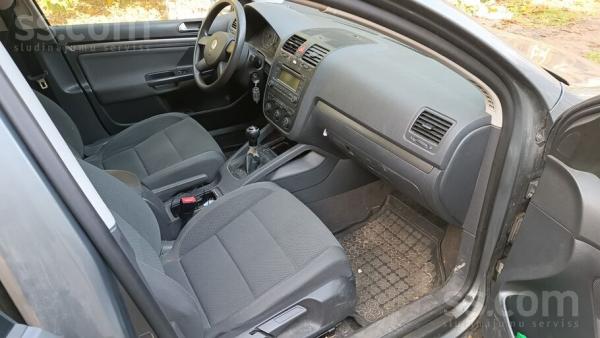 Pelēks Volkswagen Golf 2004 Jūrmala, ar dzinēja tilpumu 1.60 L un nobraukumu 231 tūkst. km par 1500 €, foto 9 vietnē AUTOMOTO.COM.LV