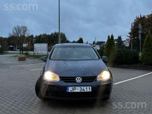 Grey Volkswagen Golf 2004 in Riga, with an engine capacity of 2.00 L and mileage of 437 thousand km for 950 €, photo 3 on AUTOMOTO.COM.LV
