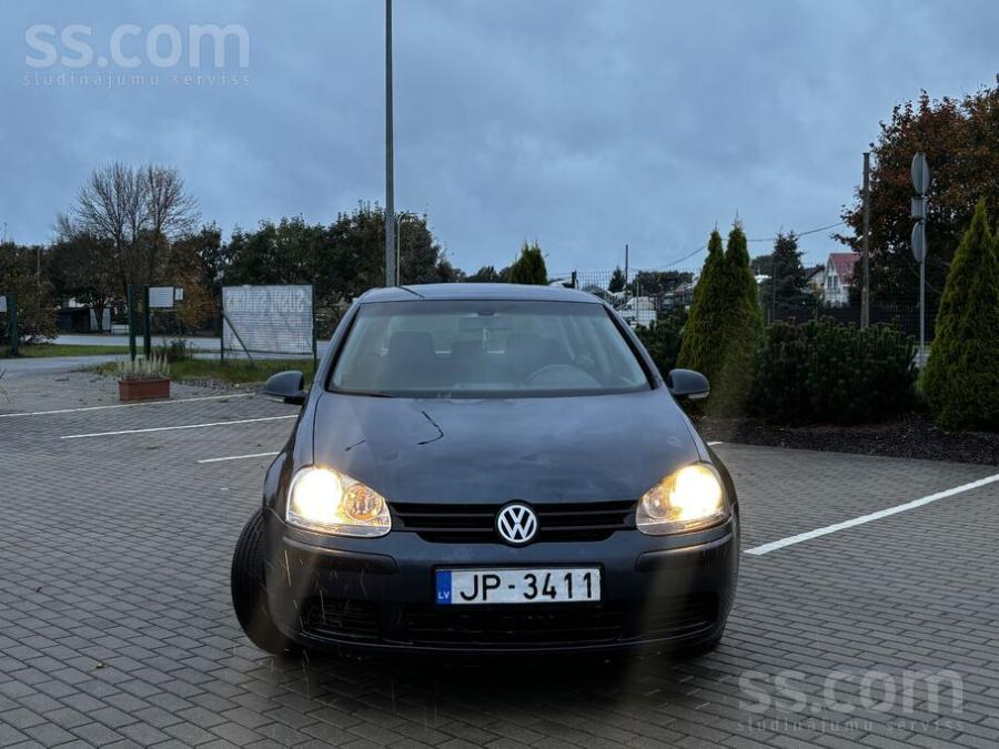 Grey Volkswagen Golf 2004 in Riga, with an engine capacity of 2.00 L and mileage of 437 thousand km for 950 €, photo 3 on AUTOMOTO.COM.LV