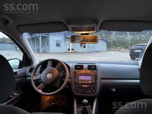 Grey Volkswagen Golf 2004 in Riga, with an engine capacity of 2.00 L and mileage of 437 thousand km for 950 €, photo 9 on AUTOMOTO.COM.LV