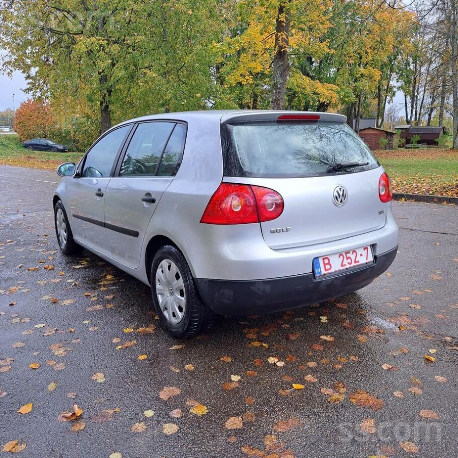Grey Volkswagen Golf 2004 in Rezekne, with an engine capacity of 1.90 L and mileage of 0 thousand km for 2950 €, photo 7 on AUTOMOTO.COM.LV