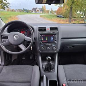 Grey Volkswagen Golf 2004 in Rezekne, with an engine capacity of 1.90 L and mileage of 0 thousand km for 2950 €, photo 8 on AUTOMOTO.COM.LV