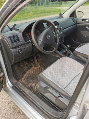 Pelēks Volkswagen Golf 2005 Jūrmala, ar dzinēja tilpumu 1.60 L un nobraukumu 301 tūkst. km par 1100 €, foto 10 vietnē AUTOMOTO.COM.LV