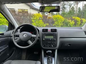 Pelēks Volkswagen Golf 2005 Rīga, ar dzinēja tilpumu 1.90 L un nobraukumu 272 tūkst. km par 1590 €, foto 4 vietnē AUTOMOTO.COM.LV