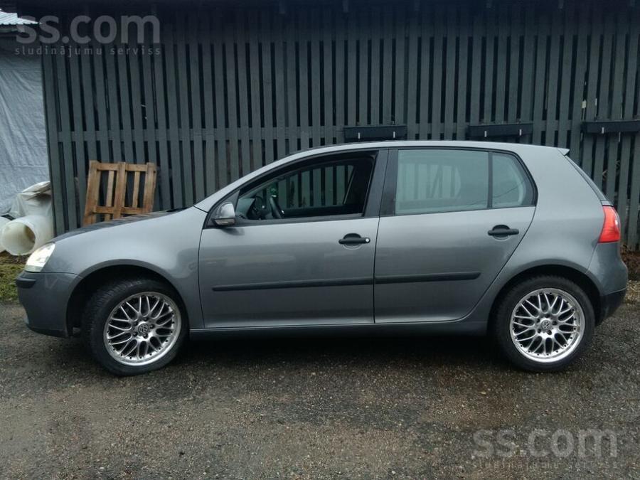 Grey Volkswagen Golf 2005 in Riga, with an engine capacity of 1.60 L and mileage of 301 thousand km for 2850 €, photo 2 on AUTOMOTO.COM.LV