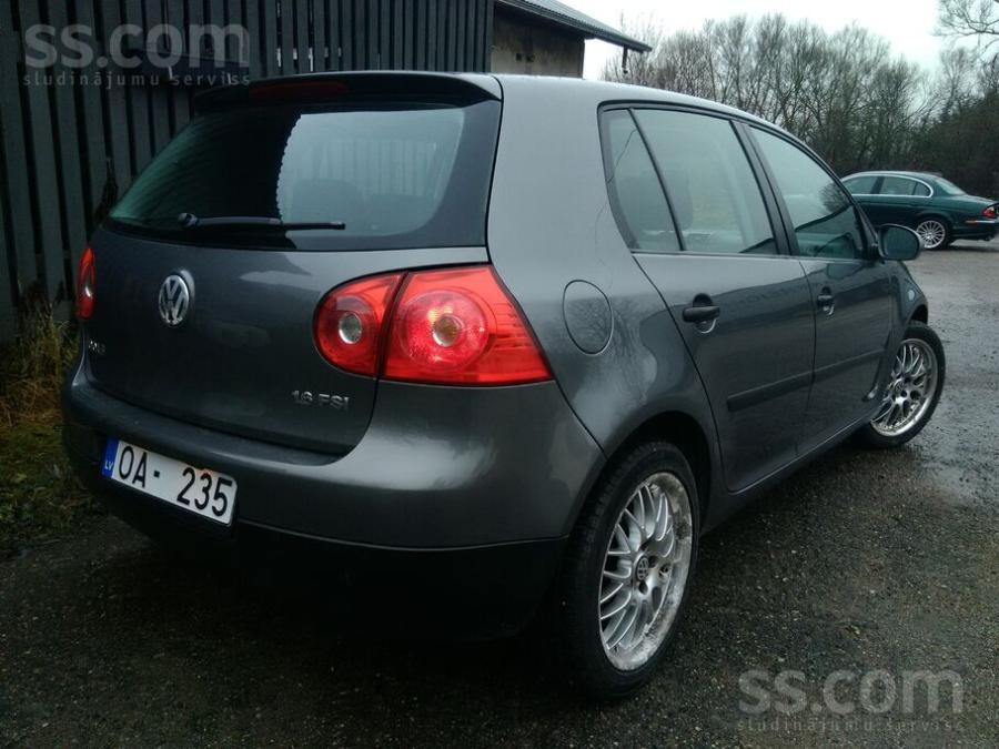 Grey Volkswagen Golf 2005 in Riga, with an engine capacity of 1.60 L and mileage of 301 thousand km for 2850 €, photo 6 on AUTOMOTO.COM.LV