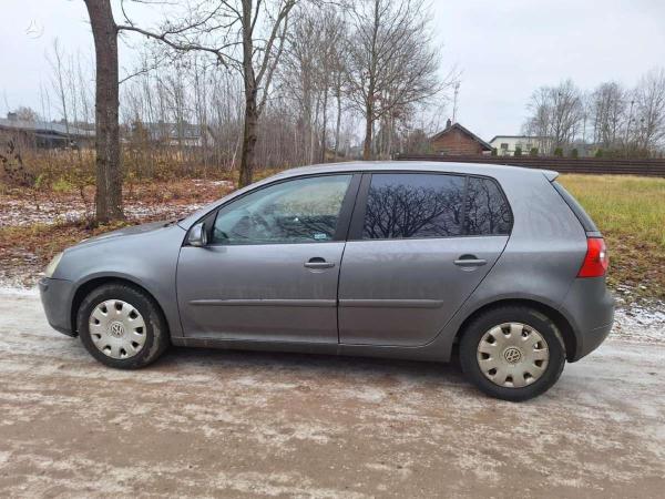 Pelēks Volkswagen Golf 2005 Kauņa, ar dzinēja tilpumu 1.90 L un nobraukumu 309 tūkst. km par 1500 €, foto 5 vietnē AUTOMOTO.COM.LV