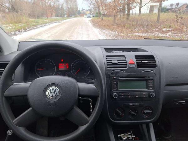 Pelēks Volkswagen Golf 2005 Kauņa, ar dzinēja tilpumu 1.90 L un nobraukumu 309 tūkst. km par 1500 €, foto 6 vietnē AUTOMOTO.COM.LV