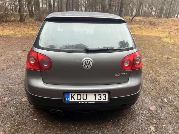 Pelēks Volkswagen Golf 2005 Kauņa, ar dzinēja tilpumu 1.97 L un nobraukumu 280 tūkst. km par 1050 €, foto 4 vietnē AUTOMOTO.COM.LV