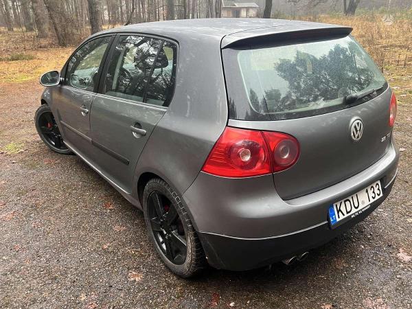 Pelēks Volkswagen Golf 2005 Kauņa, ar dzinēja tilpumu 1.97 L un nobraukumu 280 tūkst. km par 1050 €, foto 5 vietnē AUTOMOTO.COM.LV