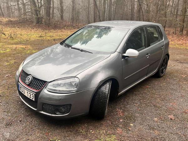 Pelēks Volkswagen Golf 2005 Kauņa, ar dzinēja tilpumu 1.97 L un nobraukumu 280 tūkst. km par 1050 €, foto 6 vietnē AUTOMOTO.COM.LV