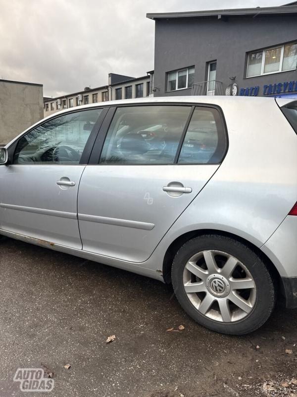 Grey Volkswagen Golf 2005 in Kaunas, with an engine capacity of 1.90 L and mileage of 315 thousand km for 850 €, photo 4 on AUTOMOTO.COM.LV