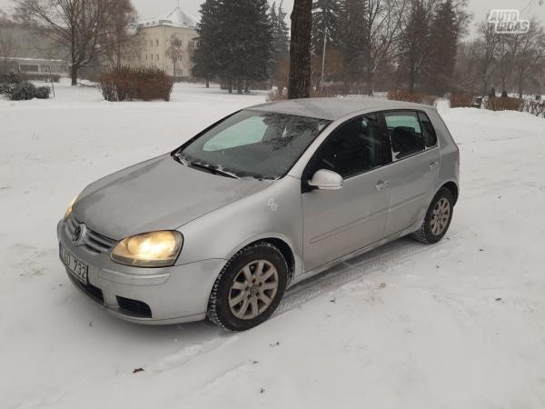 Pelēks Volkswagen Golf 2005 Kauņa, ar dzinēja tilpumu 2.00 L un nobraukumu 350 tūkst. km par 600 €, foto 2 vietnē AUTOMOTO.COM.LV