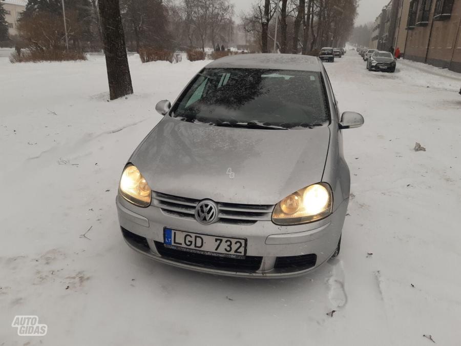 Pelēks Volkswagen Golf 2005 Kauņa, ar dzinēja tilpumu 2.00 L un nobraukumu 350 tūkst. km par 600 €, foto 3 vietnē AUTOMOTO.COM.LV