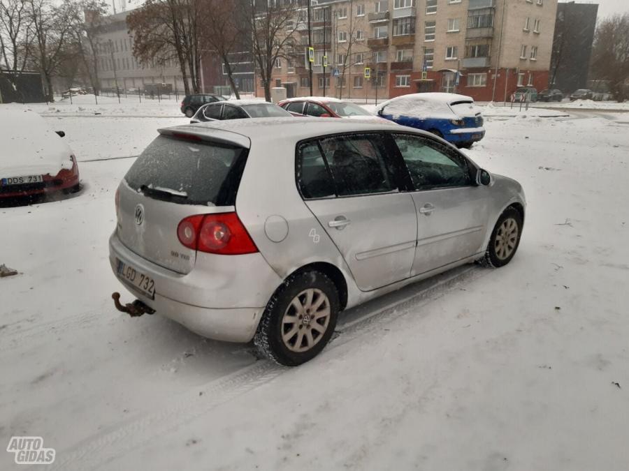 Pelēks Volkswagen Golf 2005 Kauņa, ar dzinēja tilpumu 2.00 L un nobraukumu 350 tūkst. km par 600 €, foto 7 vietnē AUTOMOTO.COM.LV