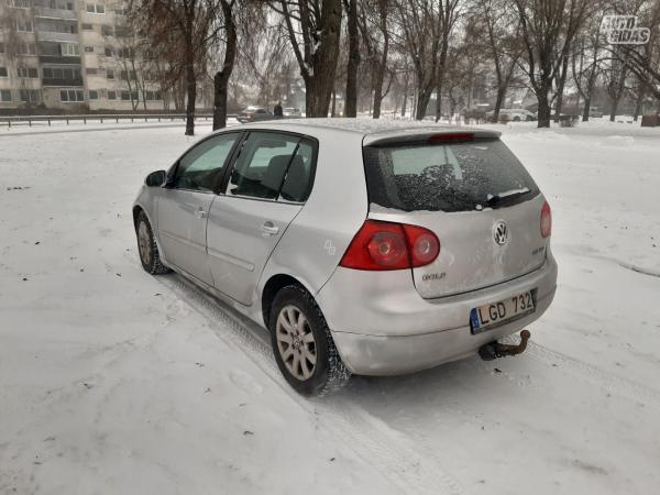 Pelēks Volkswagen Golf 2005 Kauņa, ar dzinēja tilpumu 2.00 L un nobraukumu 350 tūkst. km par 600 €, foto 9 vietnē AUTOMOTO.COM.LV