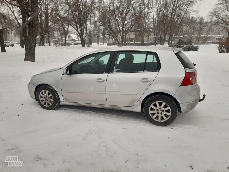 Pelēks Volkswagen Golf 2005 Kauņa, ar dzinēja tilpumu 2.00 L un nobraukumu 350 tūkst. km par 600 €, foto 10 vietnē AUTOMOTO.COM.LV