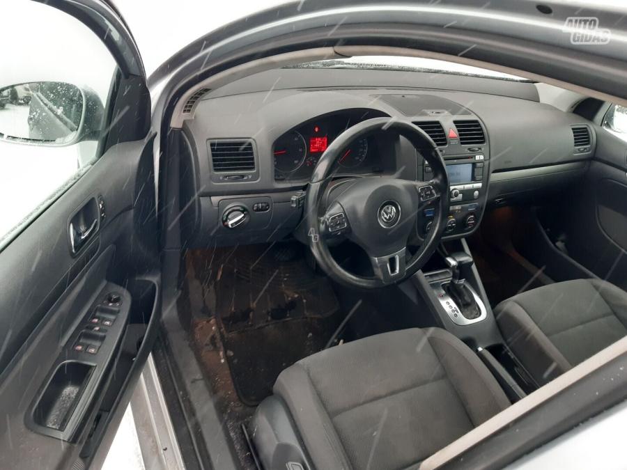 Pelēks Volkswagen Golf 2005 Kauņa, ar dzinēja tilpumu 2.00 L un nobraukumu 350 tūkst. km par 600 €, foto 13 vietnē AUTOMOTO.COM.LV