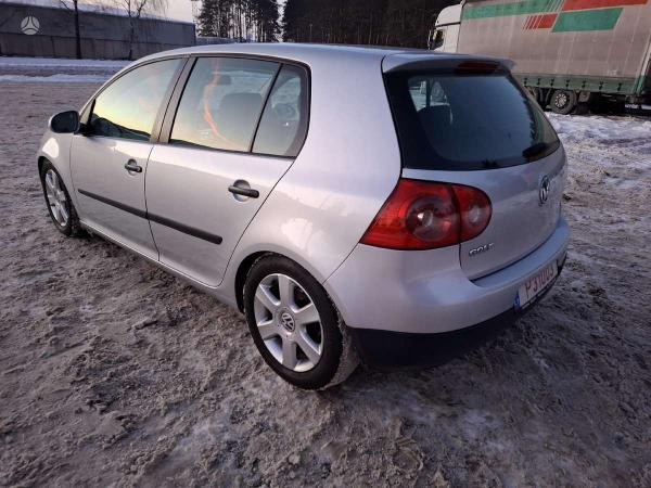Pelēks Volkswagen Golf 2005 Alīta, ar dzinēja tilpumu 1.90 L un nobraukumu 179 tūkst. km par 2500 €, foto 4 vietnē AUTOMOTO.COM.LV