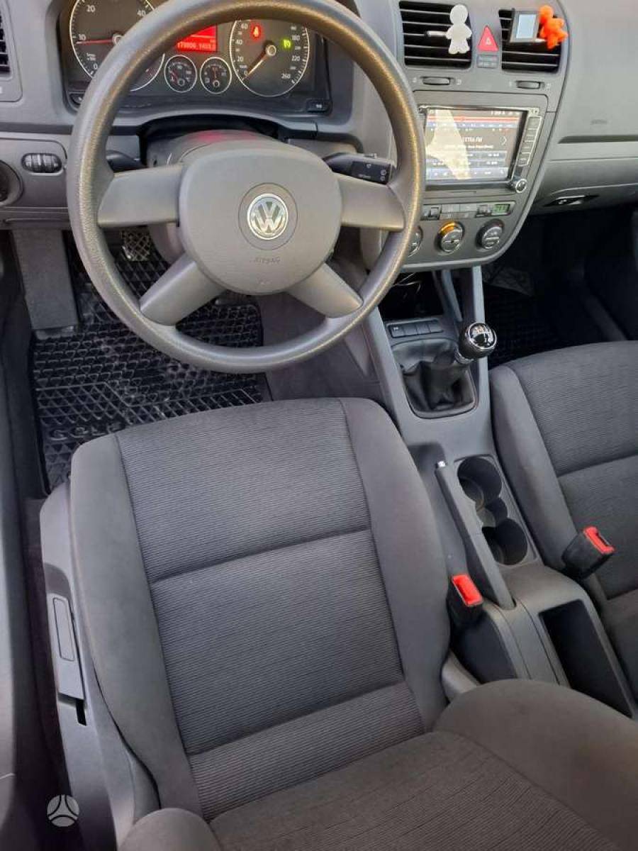 Pelēks Volkswagen Golf 2005 Alīta, ar dzinēja tilpumu 1.90 L un nobraukumu 179 tūkst. km par 2500 €, foto 14 vietnē AUTOMOTO.COM.LV