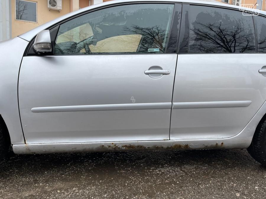 Grey Volkswagen Golf 2005 in Siauliai, with an engine capacity of 1.90 L and mileage of 374 thousand km for 700 €, photo 9 on AUTOMOTO.COM.LV
